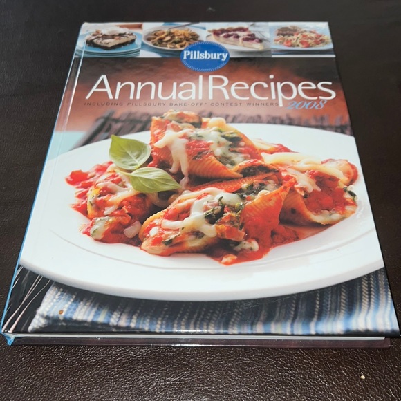 Kitchen | Pillsbury Annual Recipe Book 208 Cookbook Vintage Cookbook ...